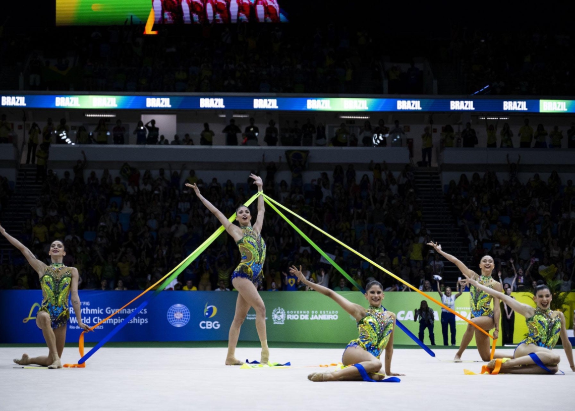 Com duas atletas do Paraná, Brasil conquista prata inédita no Mundial ...